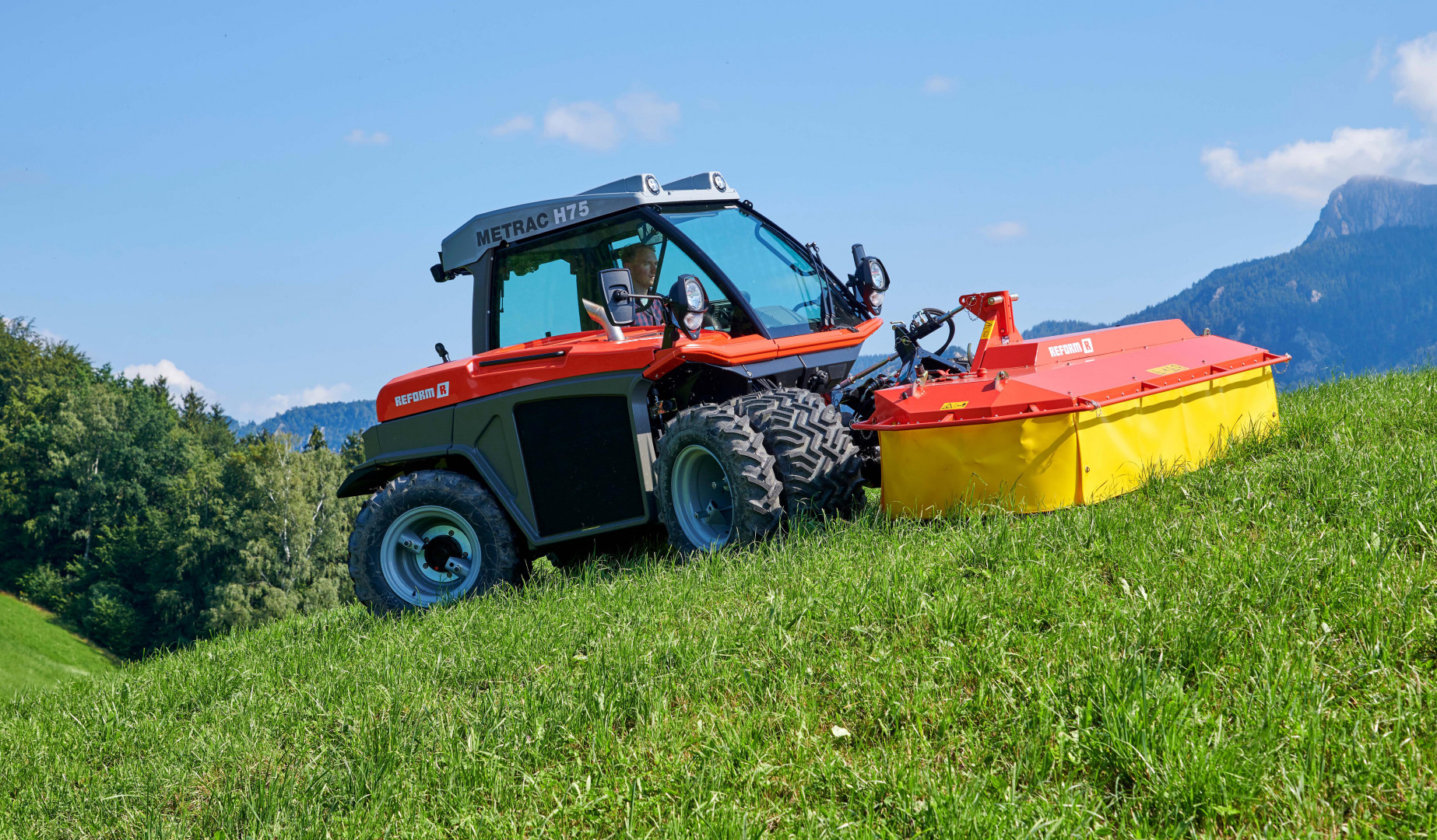 Reform Metrac H75 rundum erneuert - Blick ins Land