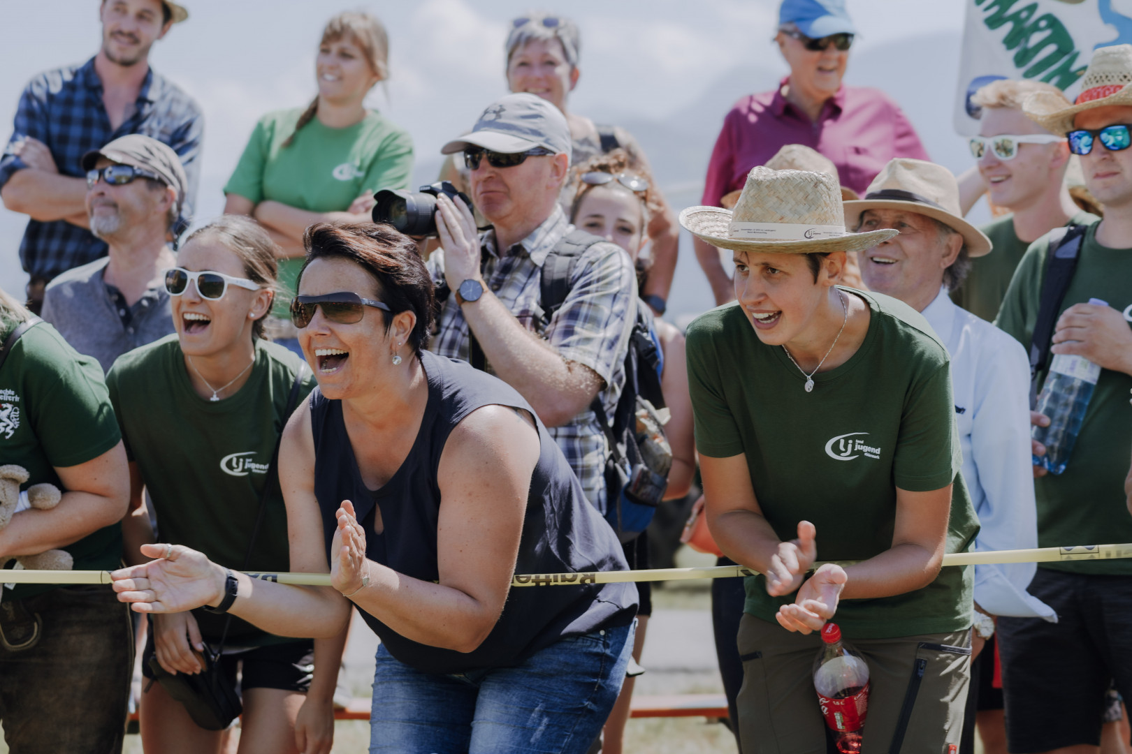 An die Sense, fertig, los! - Blick ins Land